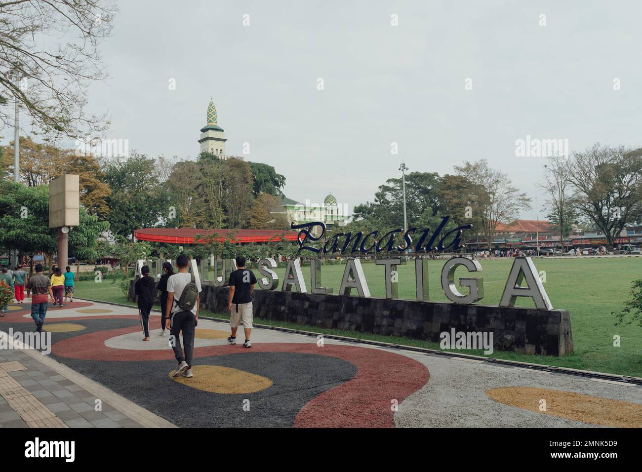 Salatiga, Indonesia - Circa 2023: Residents exercise morning jogging ...