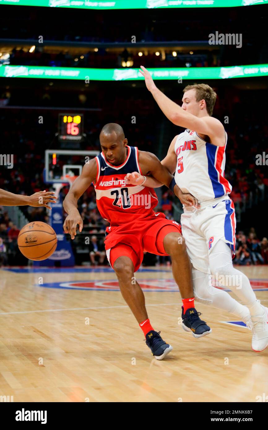 Washington Wizards guard Jodie Meeks (20) collides with Detroit Pistons ...