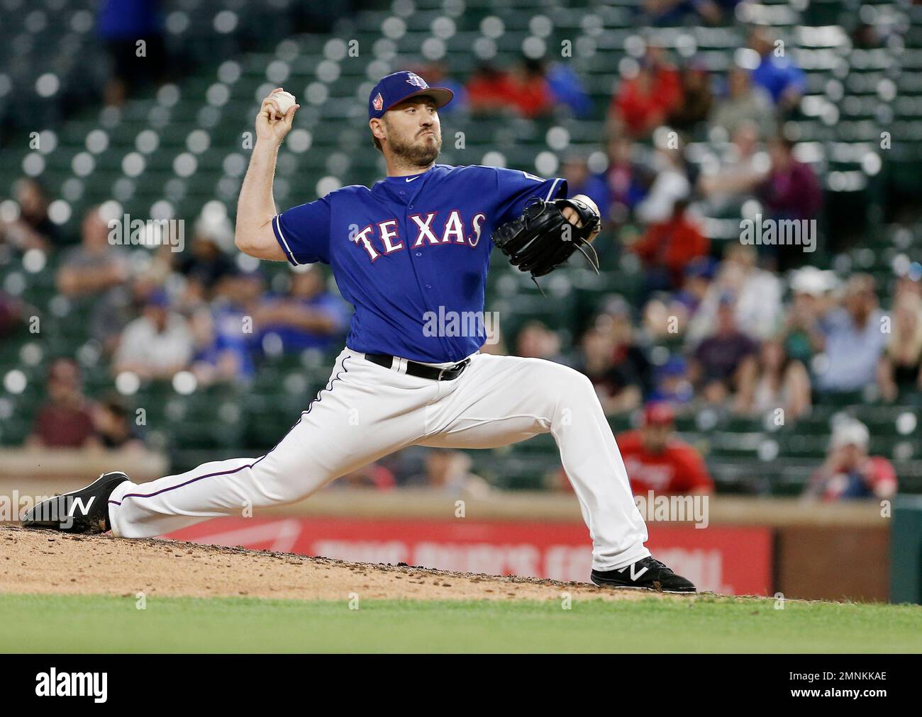Texas Rangers relief pitcher Kevin Jepsen (32) throws in the eighth ...