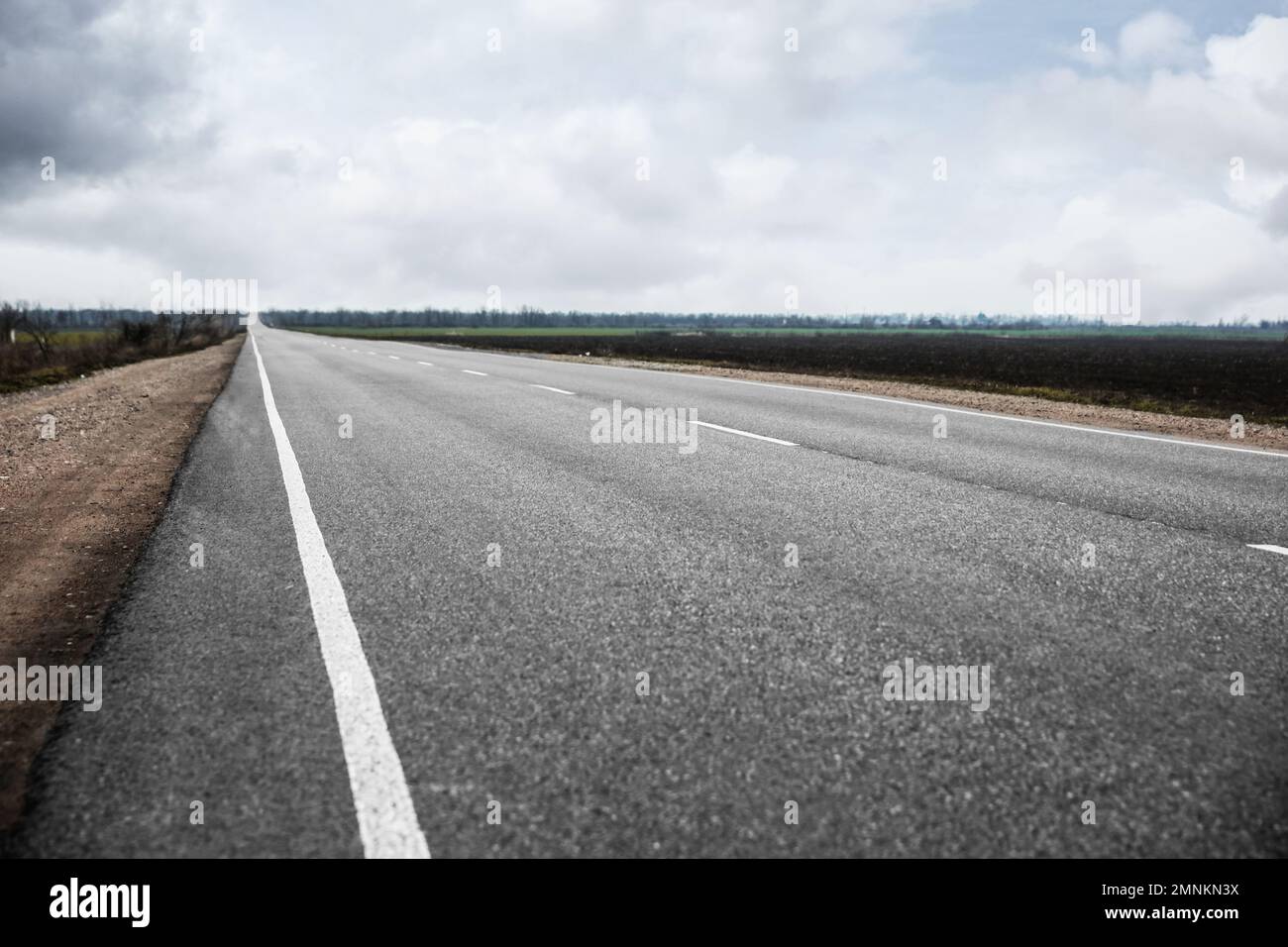 Beautiful view of asphalt highway without transport Stock Photo - Alamy