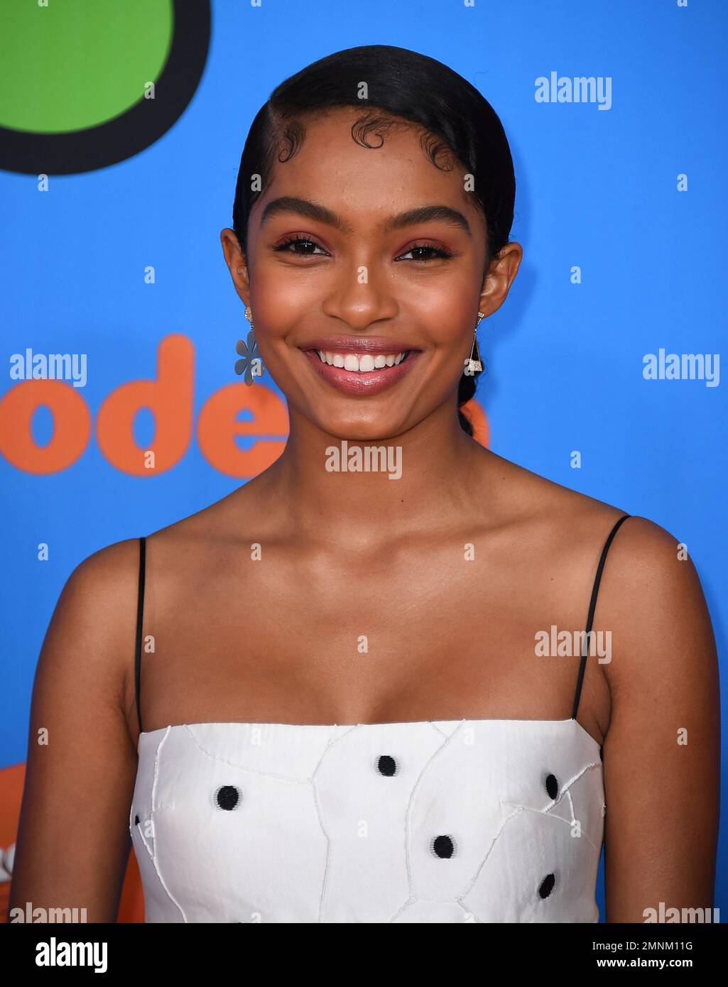Yara Shahidi arrives at the Kids' Choice Awards at The Forum on ...