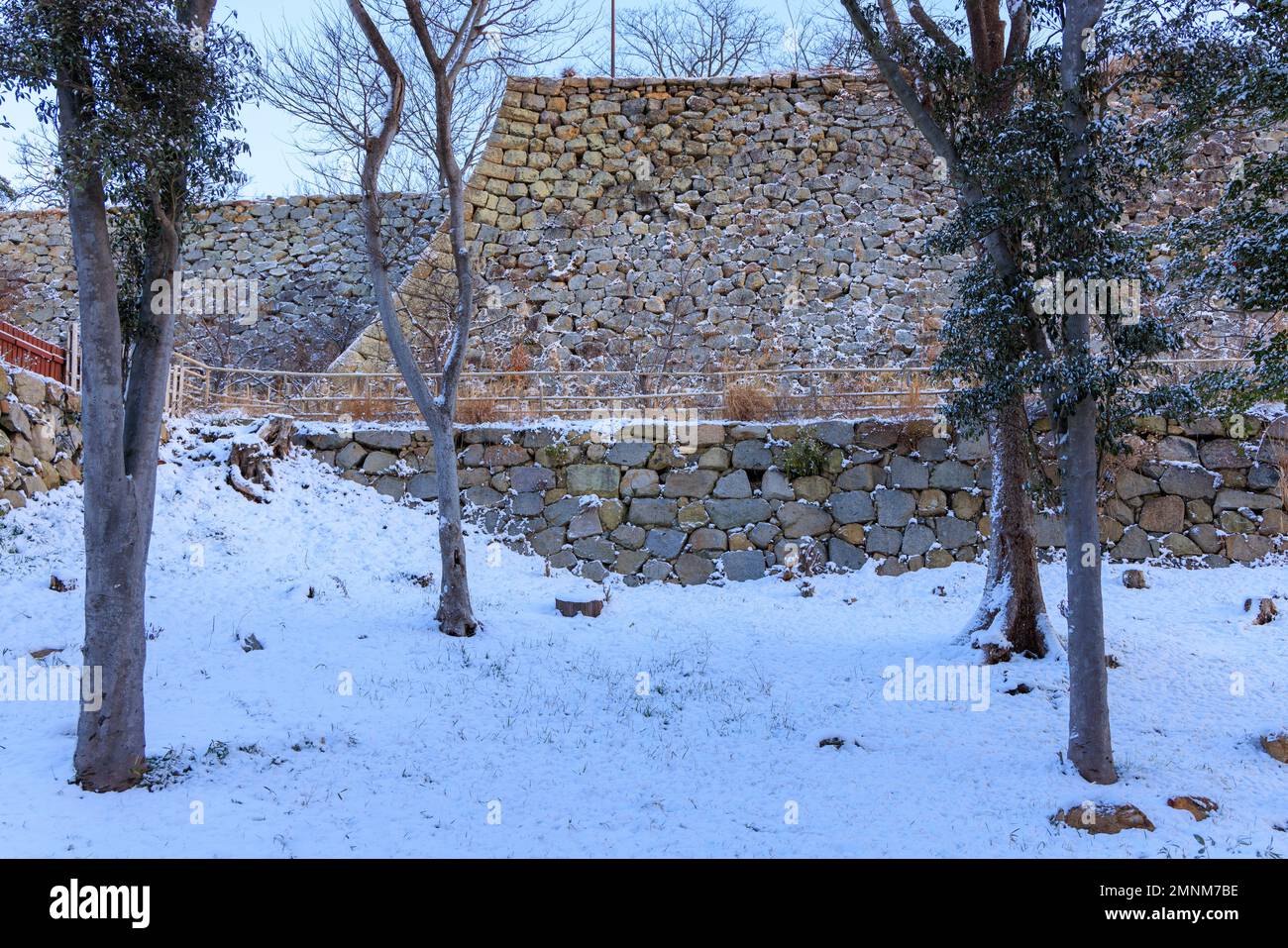 Snow akashi castle hi-res stock photography and images - Alamy