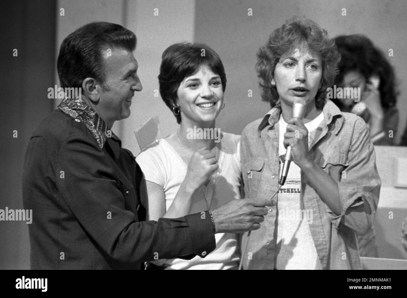**FILE PHOTO** Cindy Williams Has Passed Away. Dennis James, Cindy ...