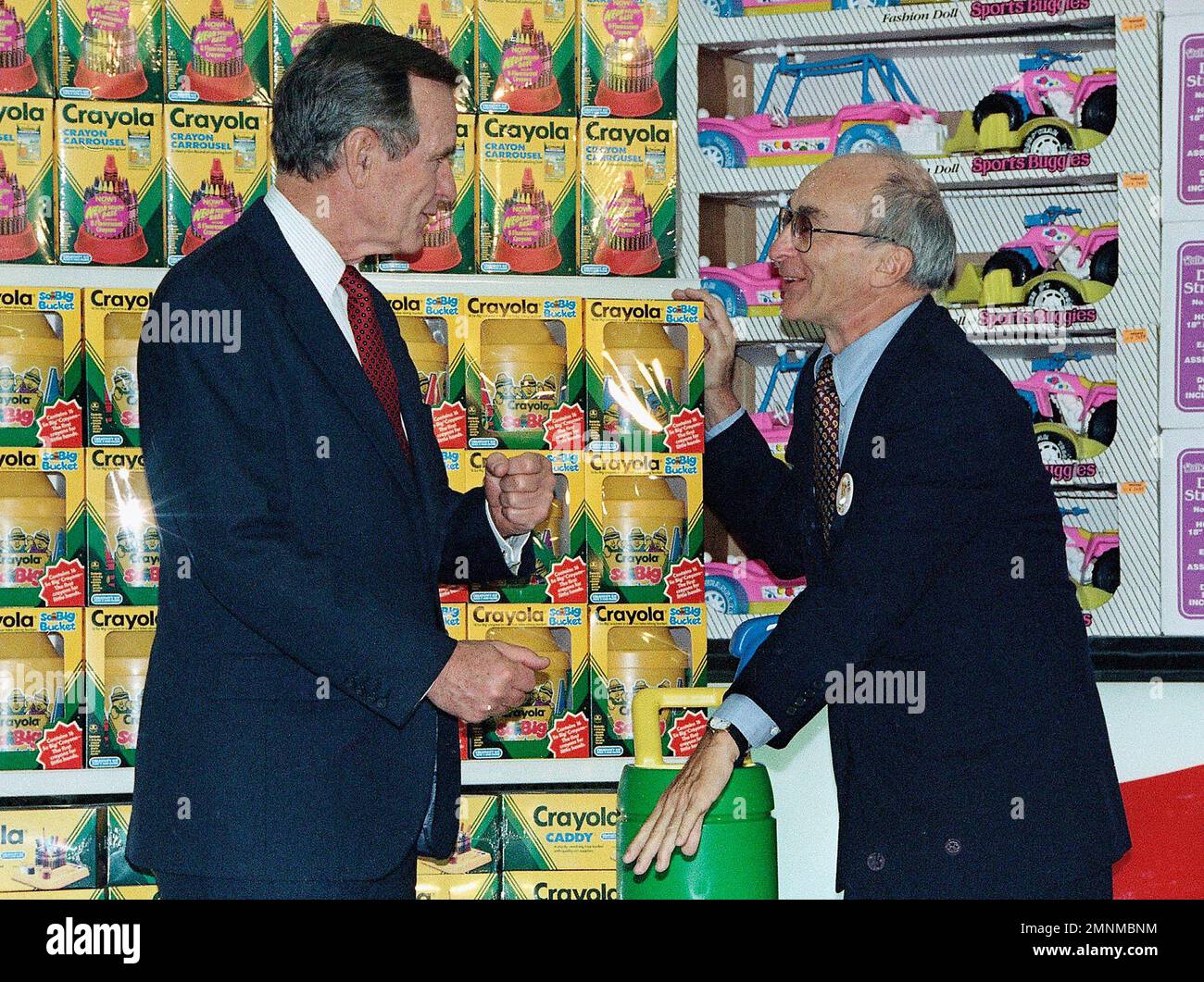 FILE- In this Jan. 7, 1992, file photo, President George H. Bush, left ...