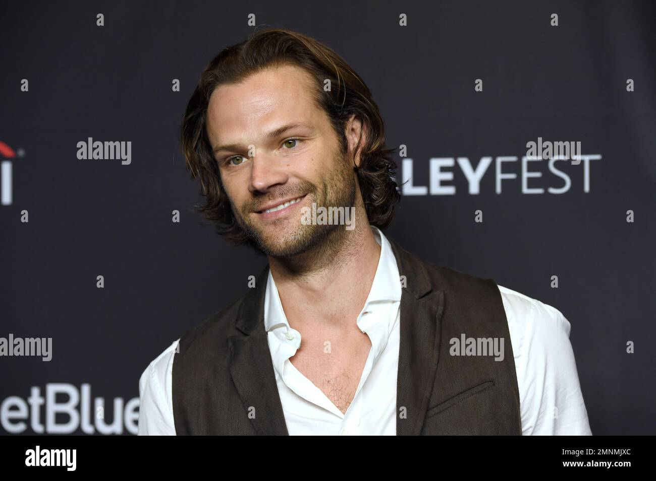 Jared Padalecki arrives at a screening of "Supernatural" during the ...