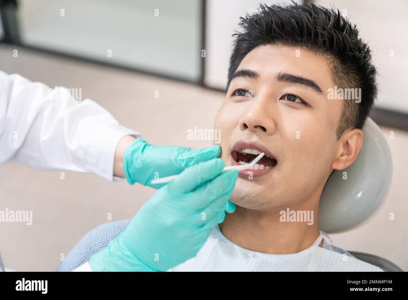 Treatment teeth hi-res stock photography and images - Alamy