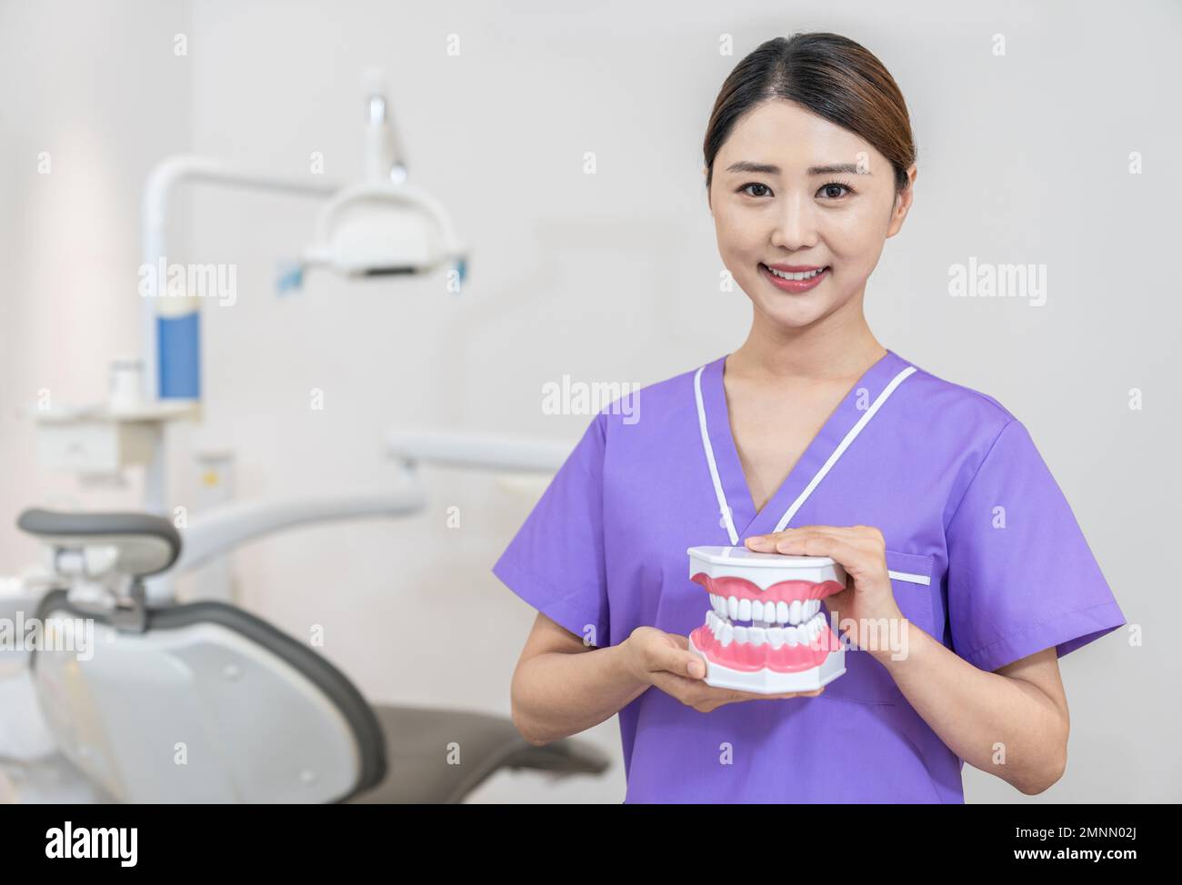 The doctor at the clinic work Stock Photo - Alamy
