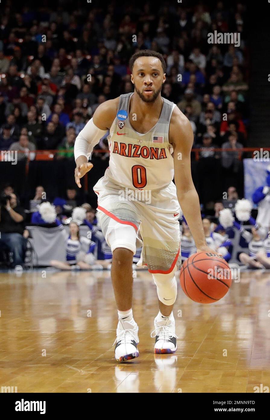 Arizona guard Parker Jackson-Cartwright dribbles against Buffalo a ...