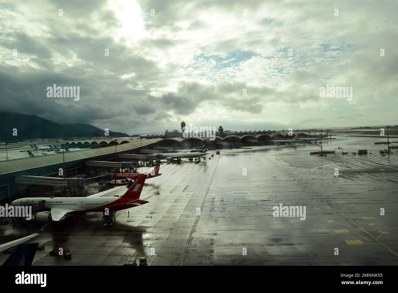 A view of the main terminal of HKIA, Hong Kong Stock Photo - Alamy