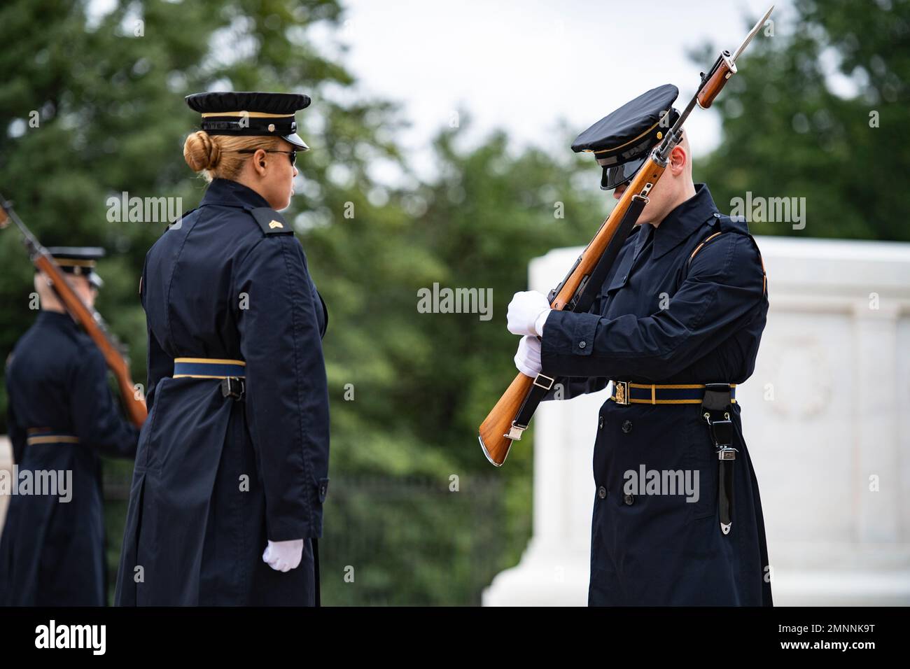Sentinels from the 3d U.S. Infantry Regiment conduct the Changing of ...