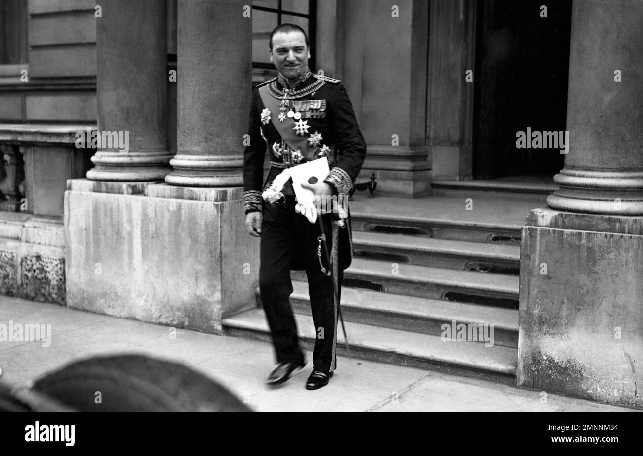 Signor Grandi, the Italian Ambassador, leaving for Buckingham Palace ...
