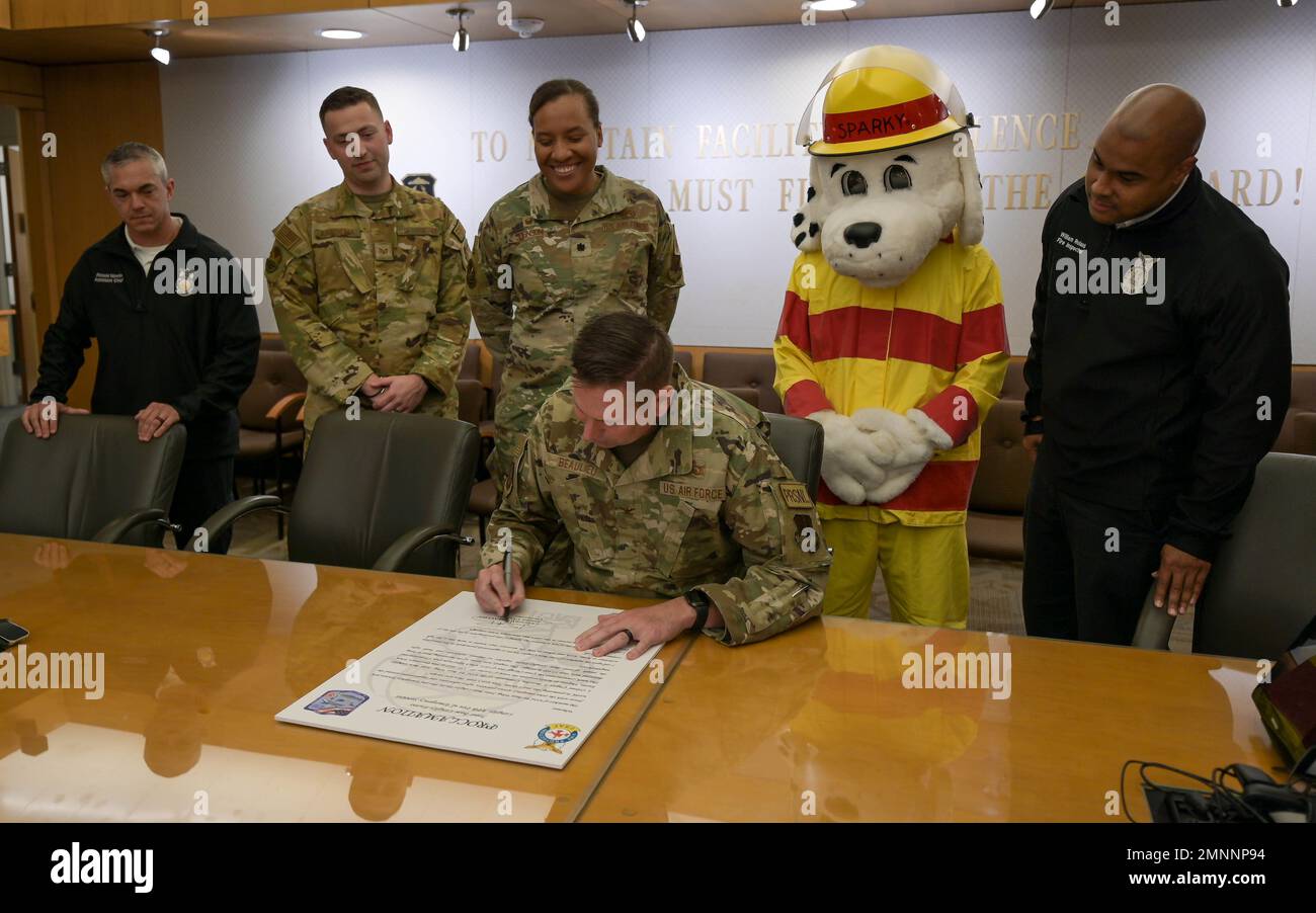 JOINT BASE LANGLEY-EUSTIS, Va. -- U.S. Air Force Col. Gregory Beaulieu ...
