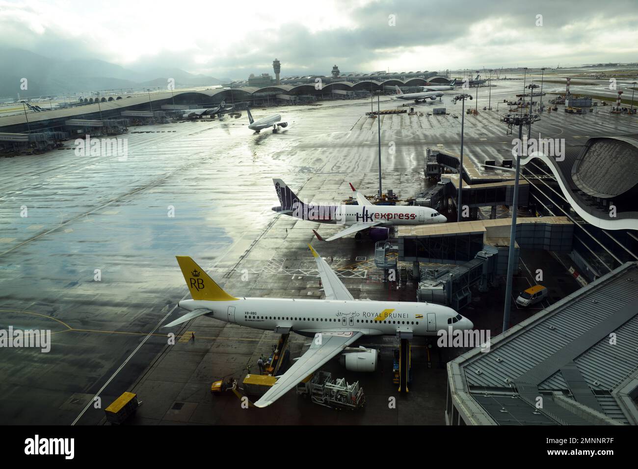 A view of the main terminal of HKIA, Hong Kong Stock Photo - Alamy