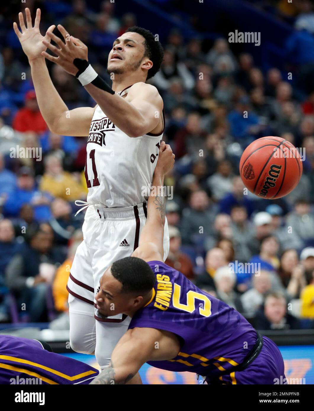 Mississippi State's Quinndary Weatherspoon (11) loses control of the ...