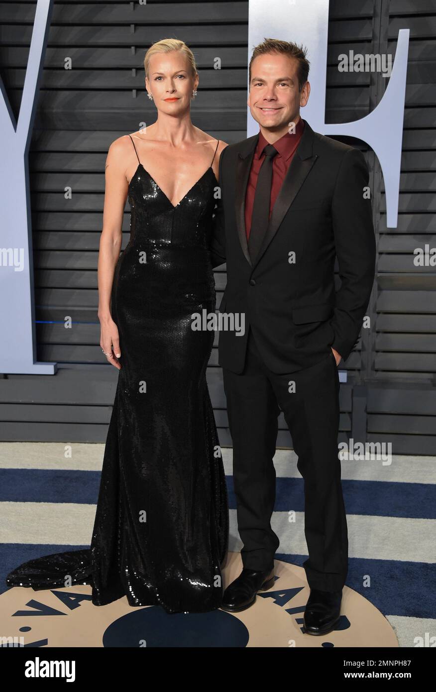 Lachlan Murdoch and wife Sarah Murdoch arrive at the Vanity Fair Oscar ...