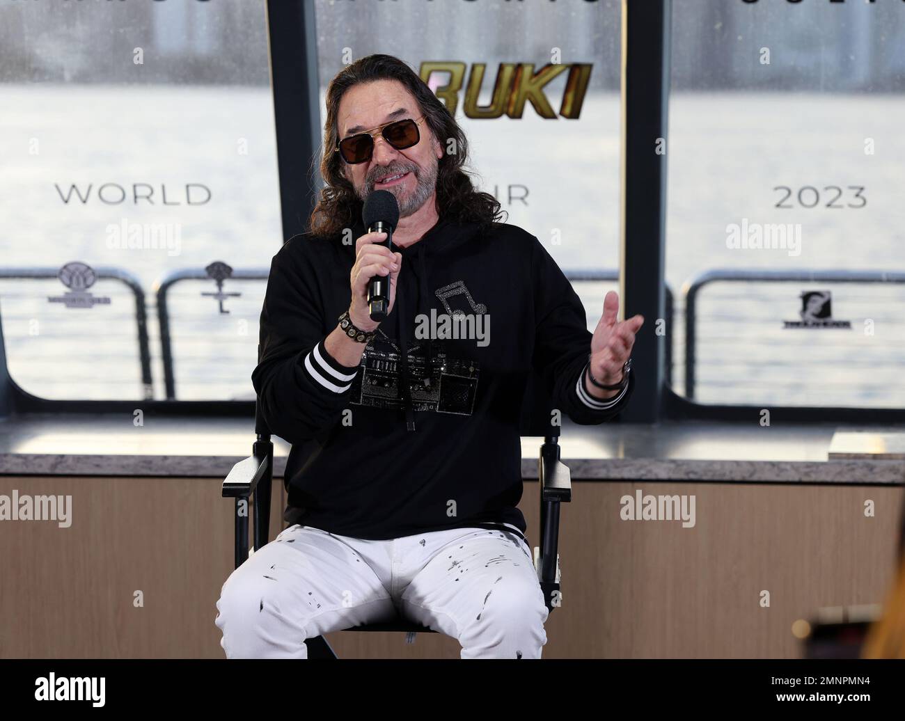 El buki hi-res stock photography and images - Alamy