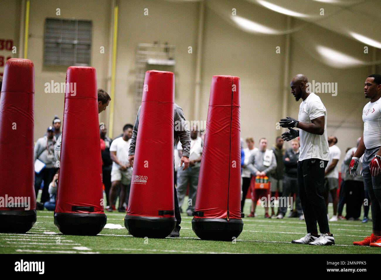 Alabama linebacker Rashaan Evans runs drills during Alabama's Pro Day ...