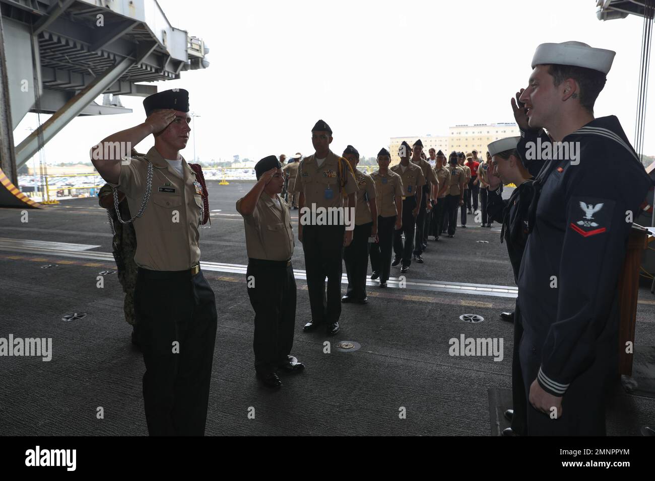 221004-N-ON253-1005 PACIFIC OCEAN (Oct. 04, 2022) Members of the Navy ...