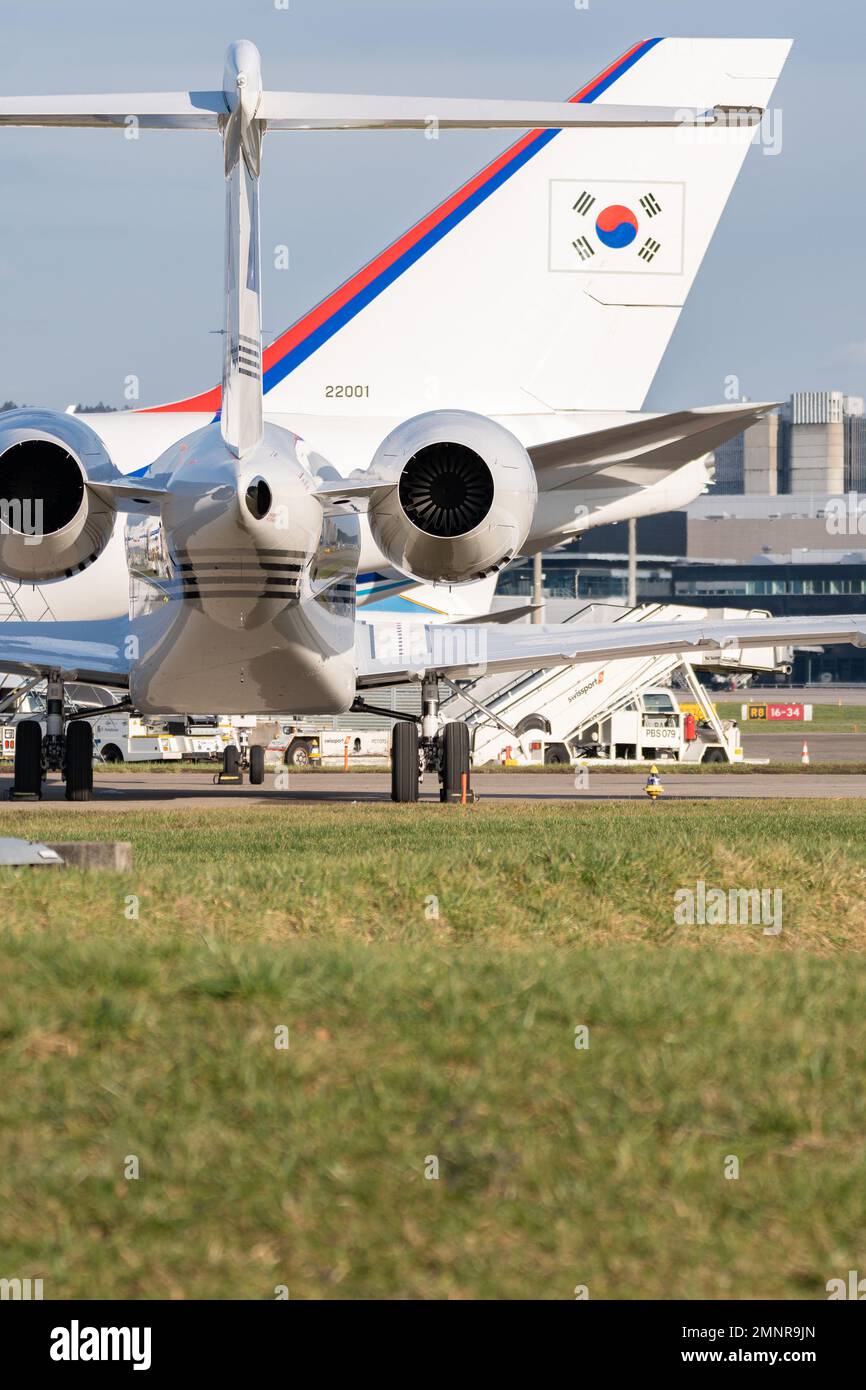 Boeing 747 8b5 korean hi-res stock photography and images - Alamy