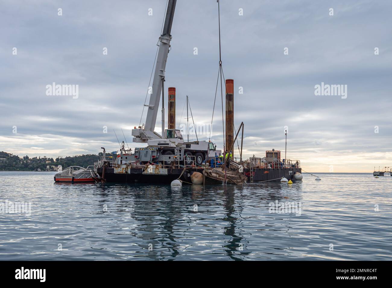 Shipwreck recovery hi-res stock photography and images - Alamy