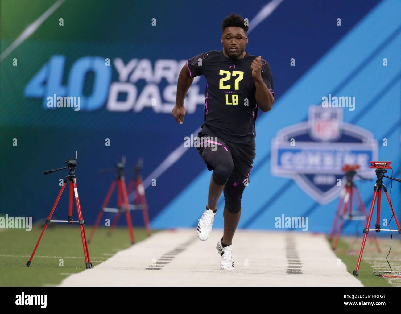 South Carolina linebacker Skai Moore runs the 40-yard dash at the NFL ...