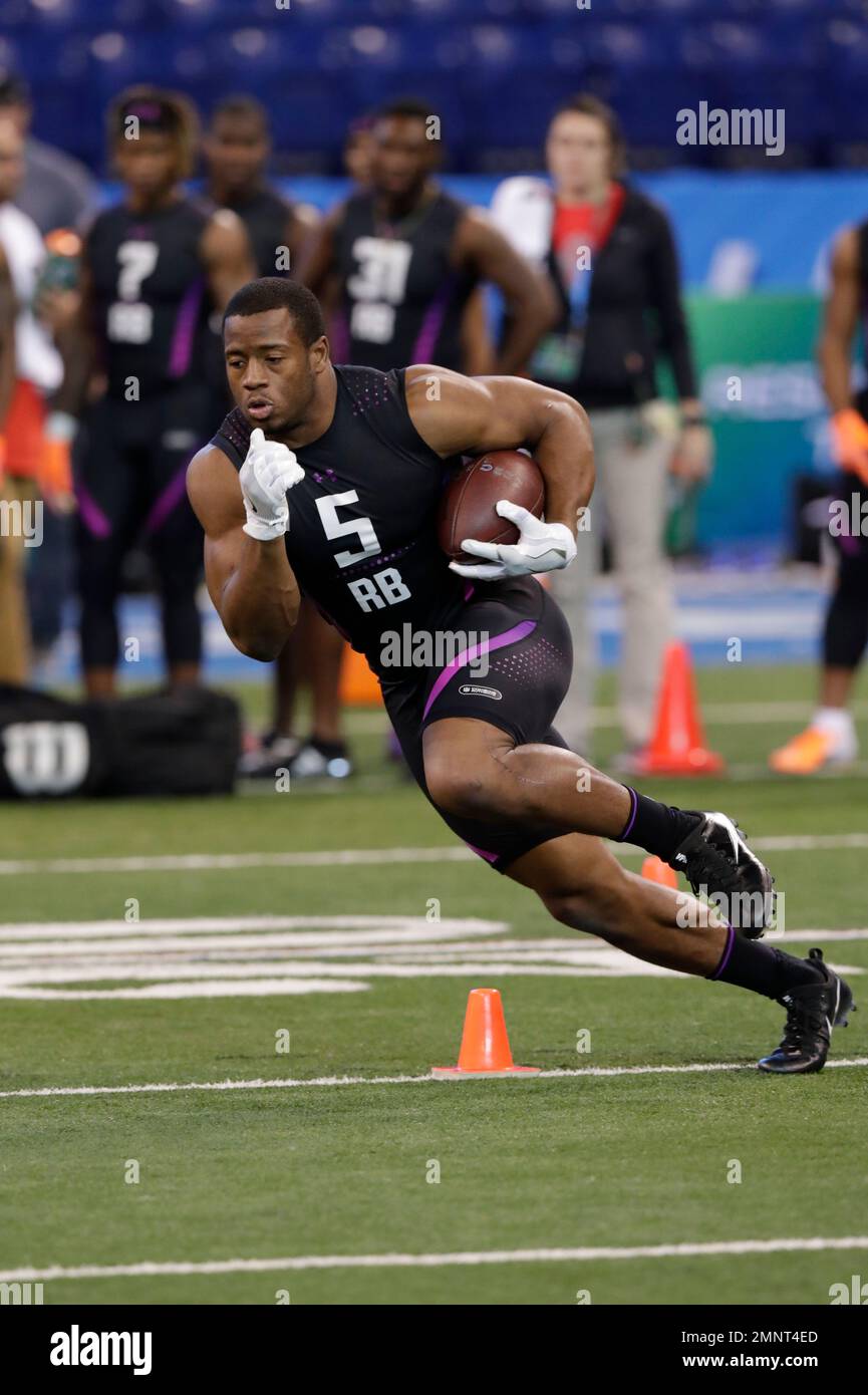 Georgia running back Nick Chubb runs a drill at the NFL football ...