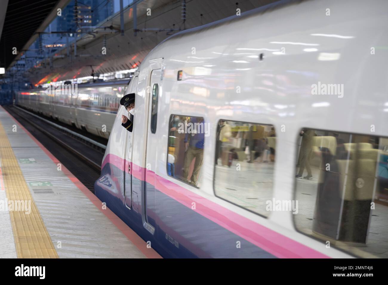 E2 series shinkansen hi-res stock photography and images - Alamy