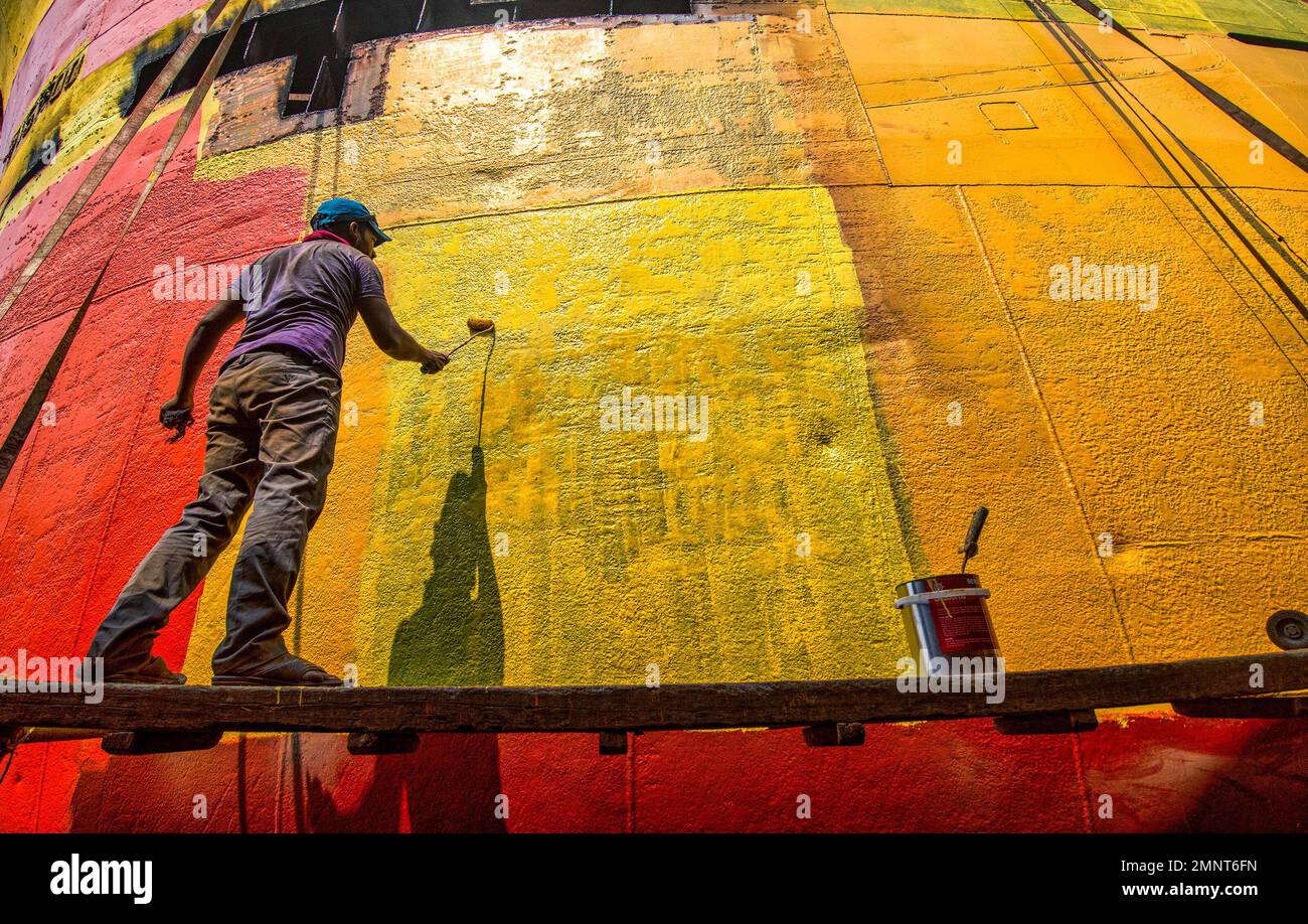 Ship painter hi-res stock photography and images - Alamy