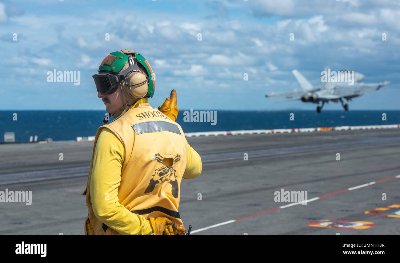 221006-N-LI114-1065 SEA OF JAPAN (Oct. 6, 2022) Lt. Lyle Tomaszewski ...