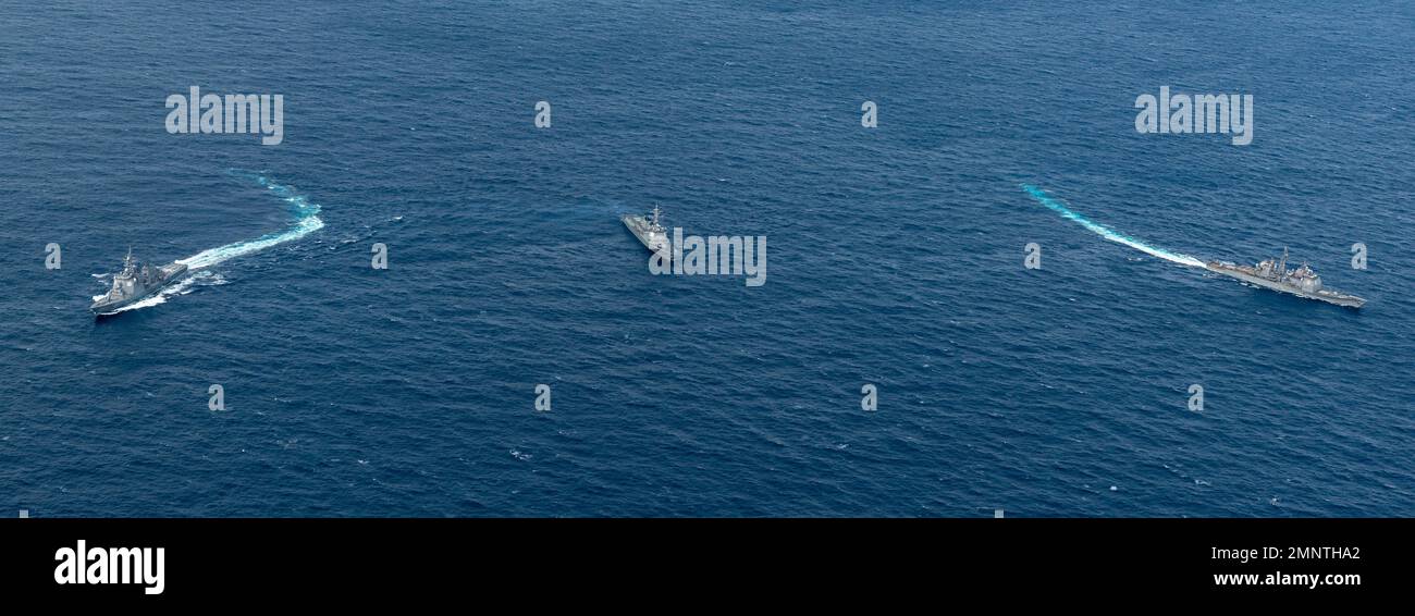 221006-N-DW158-1053 SEA OF JAPAN (Oct 6, 2022) Ships from the U.S ...