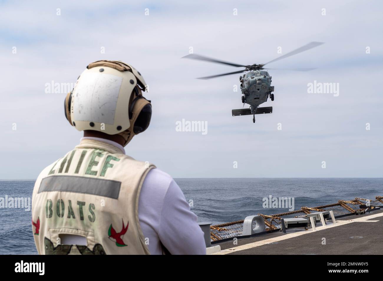 221006-N-SN516-1100 PACIFIC OCEAN (Oct. 6, 2022) U.S. Navy Chief ...