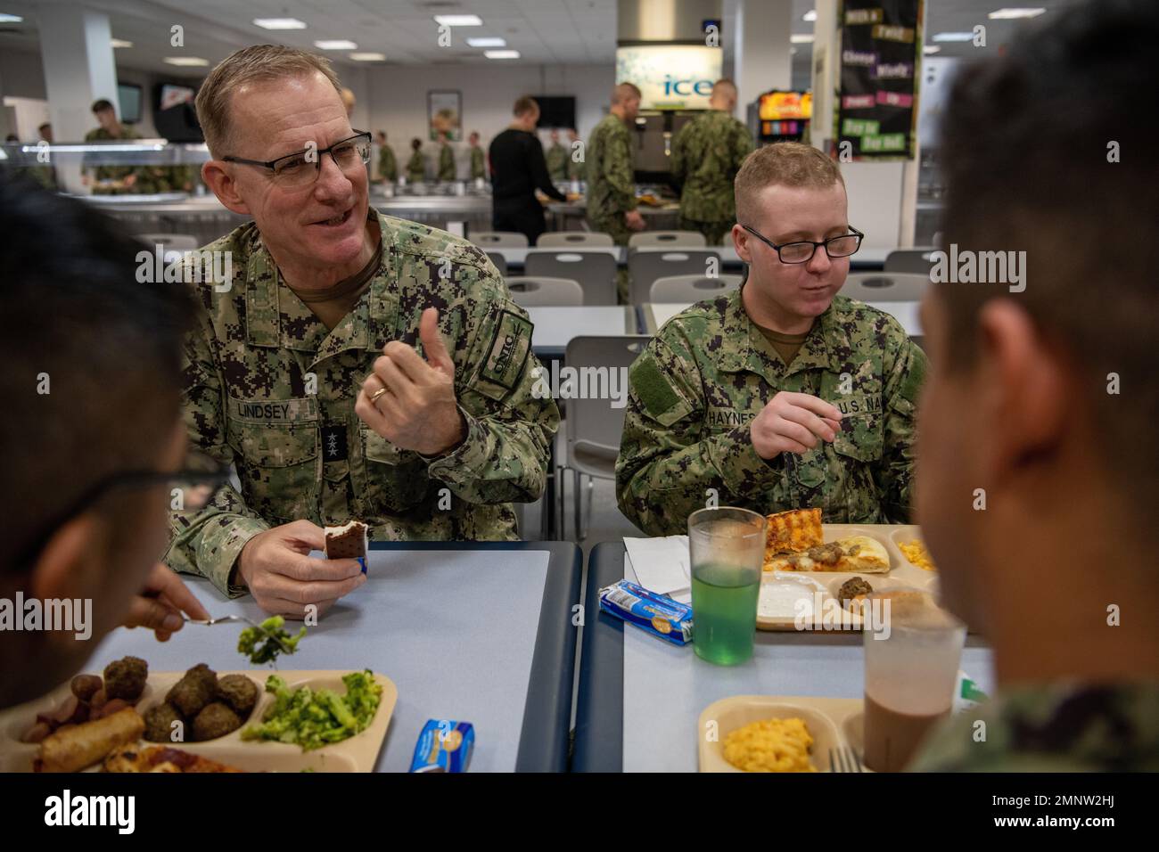 GREAT LAKES, Ill. (Oct. 06, 2022) Vice Adm. Yancy B. Lindsey, commander ...