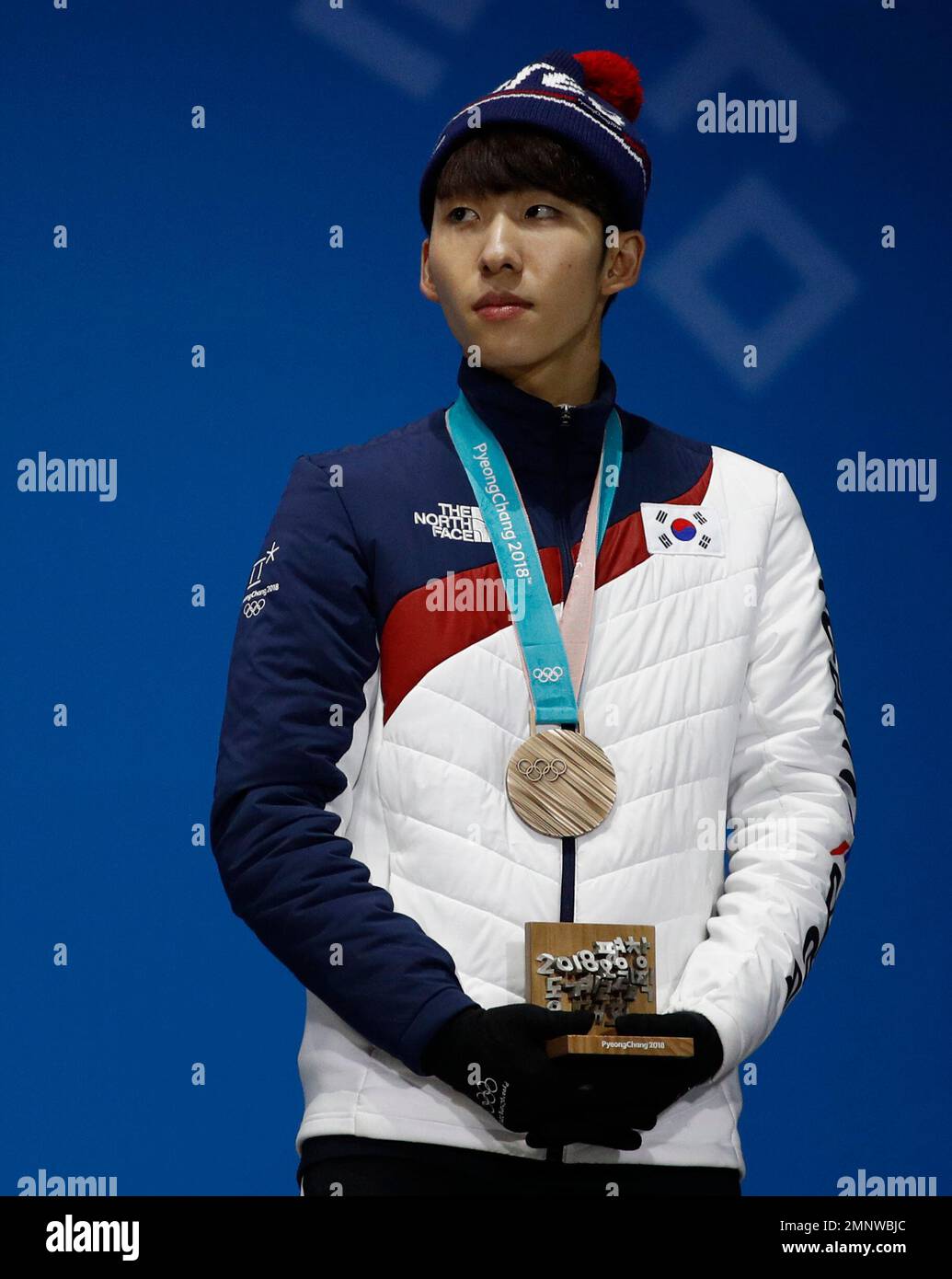 Bronze medalist in the men's 500 meters short track speedskating Lim ...