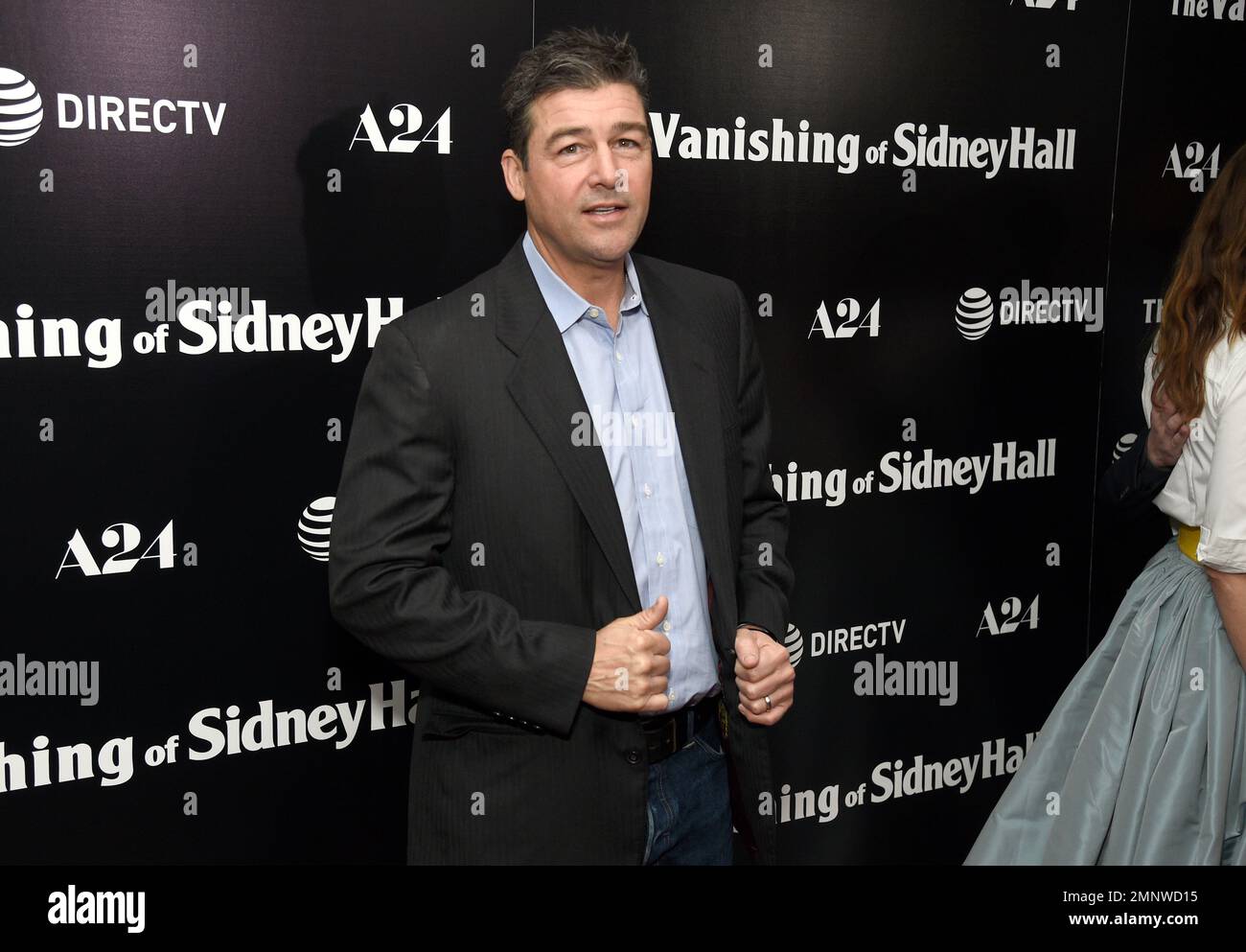 Kyle Chandler arrives at the Los Angeles premiere of "The Vanishing of ...