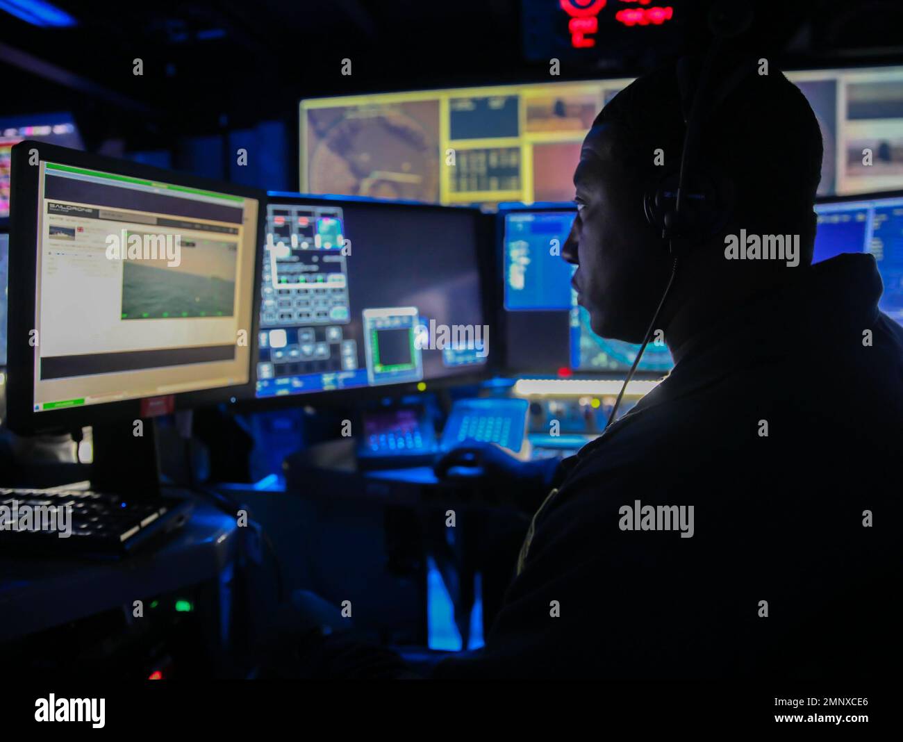 Combat visuals hi-res stock photography and images - Alamy