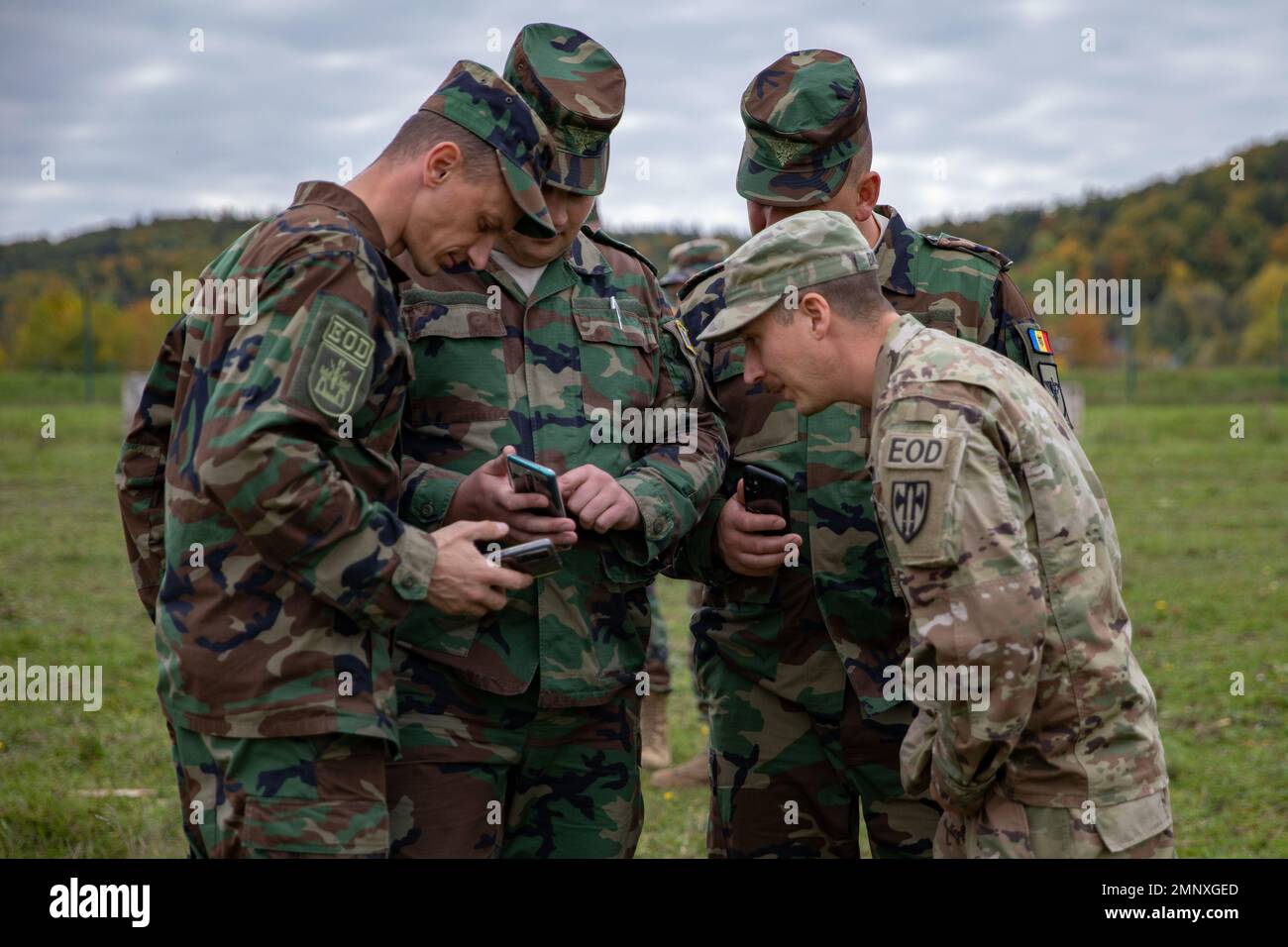 Soldiers from the 720th Explosive Ordnance Disposal, in Baumholder ...