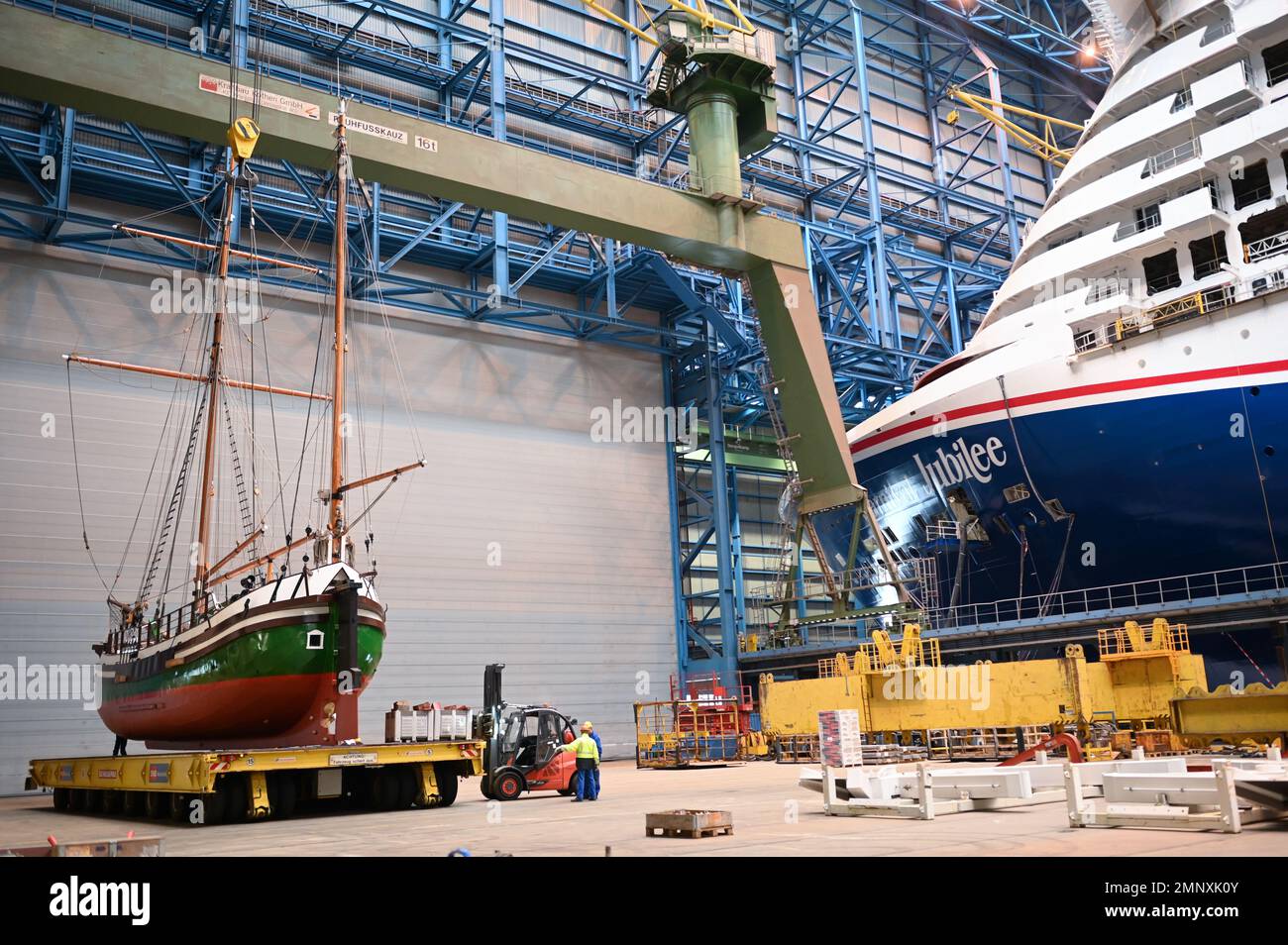 Papenburg, Germany. 27th Jan, 2023. Newly painted, the traditional ship "Gesine von Papenburg ...