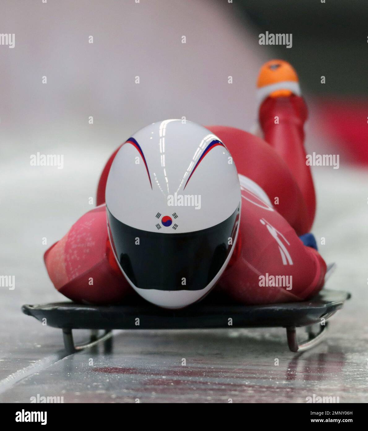 Sophia Jeong of South Korea starts her first run during the women's ...
