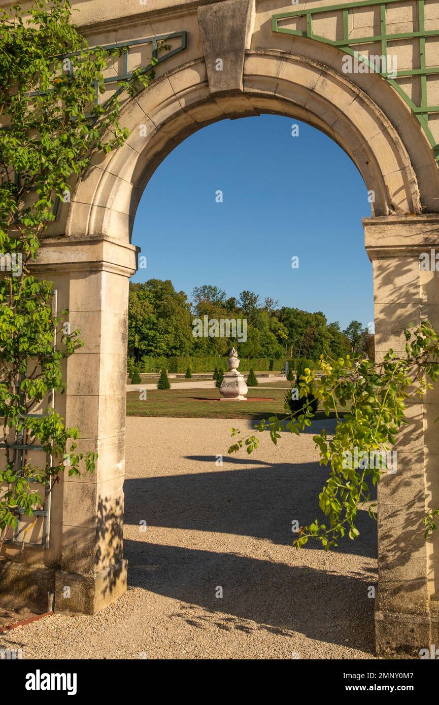 The castle Château de La Motte-Tilly in La Motte-Tilly in the Seine ...
