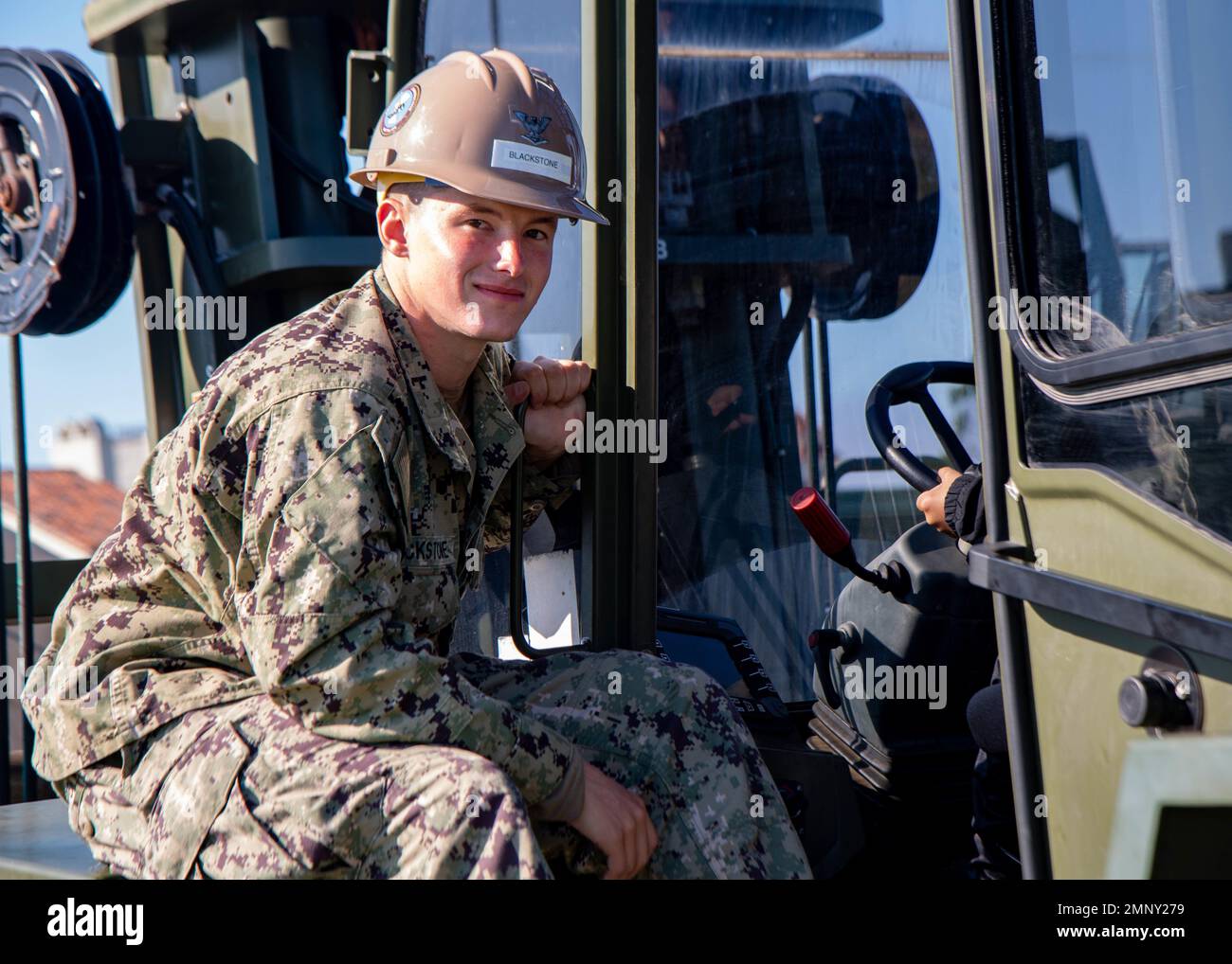 221007-N-LH674-1044 SAN FRANCISCO (Oct. 7, 2022) Equipment Operator 3rd ...