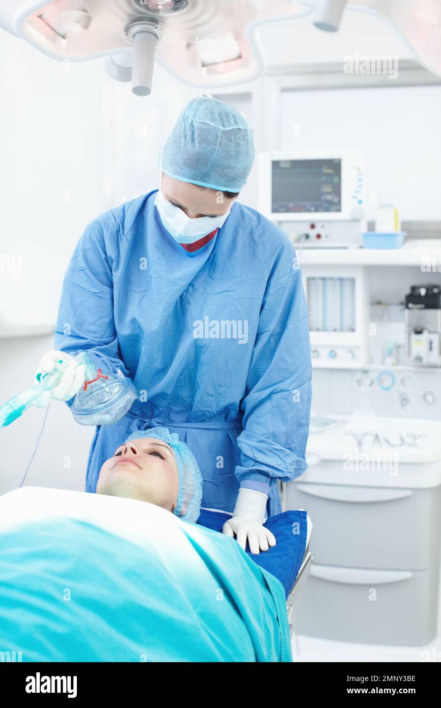 Anaesthesia mask hi-res stock photography and images - Alamy