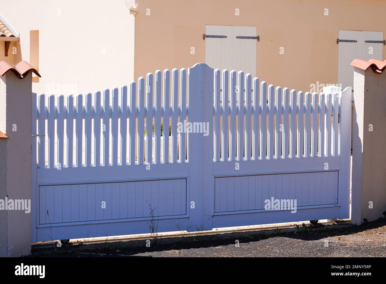 high classic white pvc plastic home gate portal of suburbs house street ...