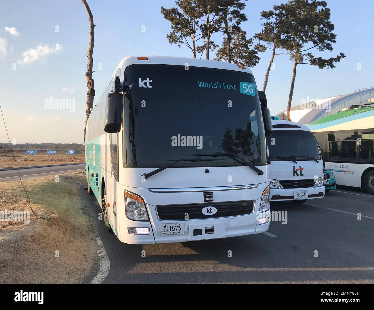 In this Tuesday, Feb. 13, 2018, photo, KT Corp.'s self-driving bus "5G ...