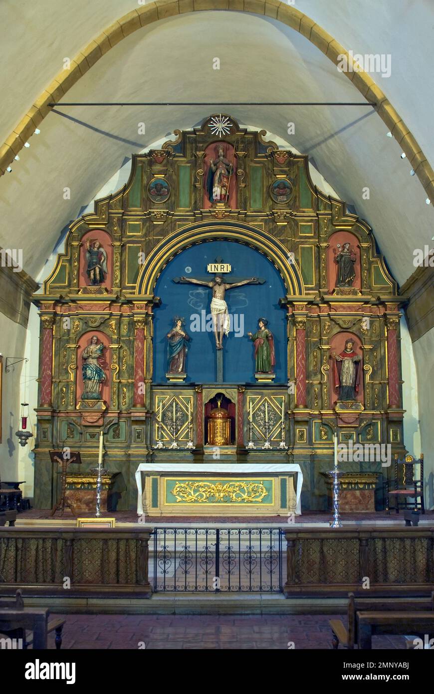 Main altar at Mission San Carlos de Borromeo de Carmelo, Carmel-by-The ...