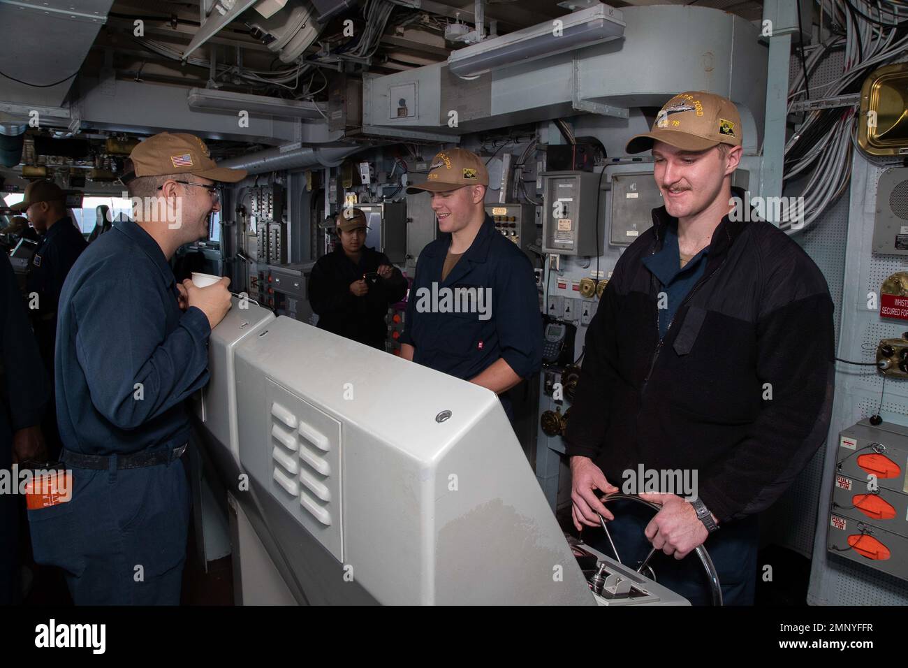 Boatswain’s Mate Seaman Apprentice Quinn Siuda, right, from Olathe ...
