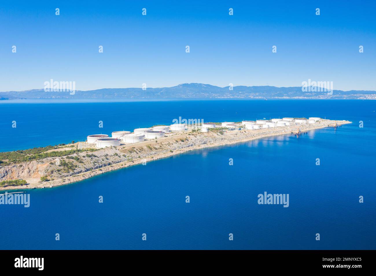 Lng terminal aerial hi-res stock photography and images - Alamy