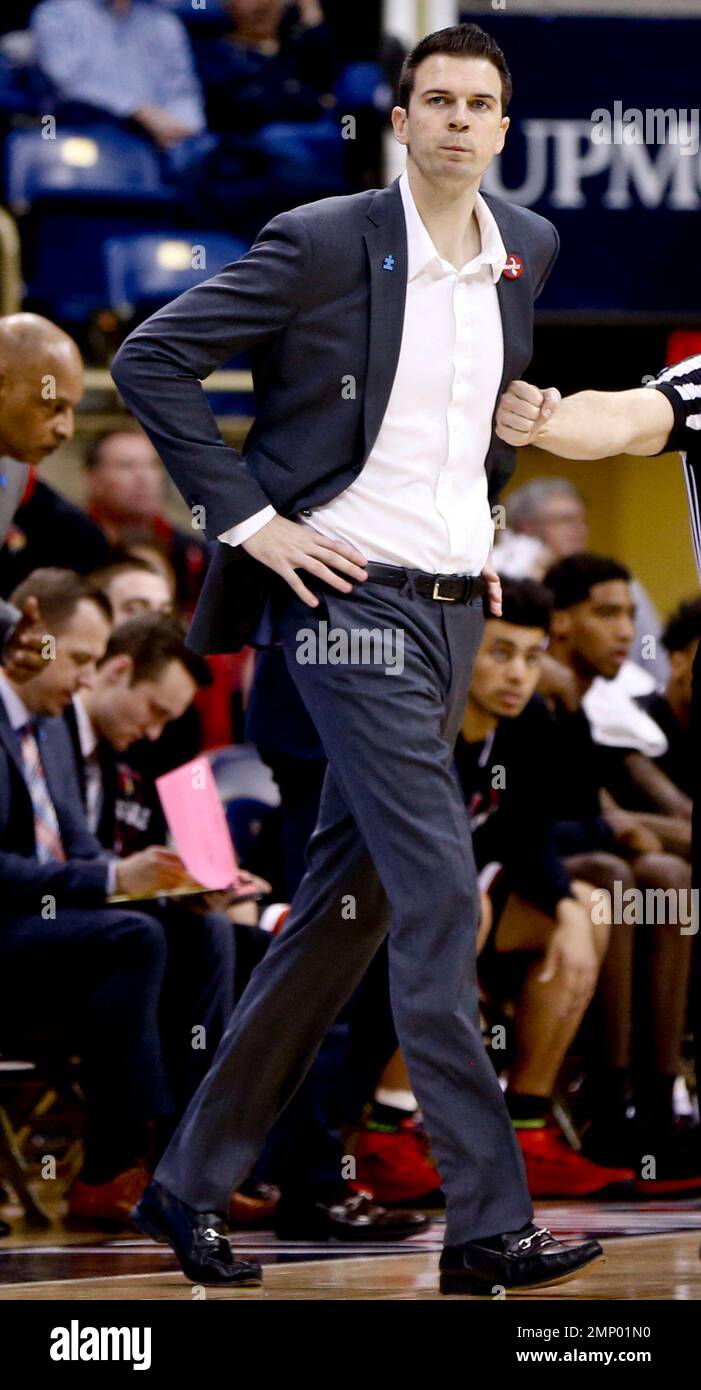 Louisville head coach David Padgett during the first half of an NCAA ...