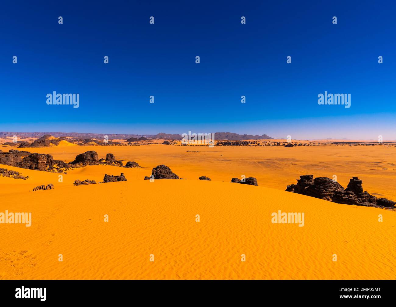 Rocks and sand dunes in Sahara desert, North Africa, Erg Admer, Algeria ...