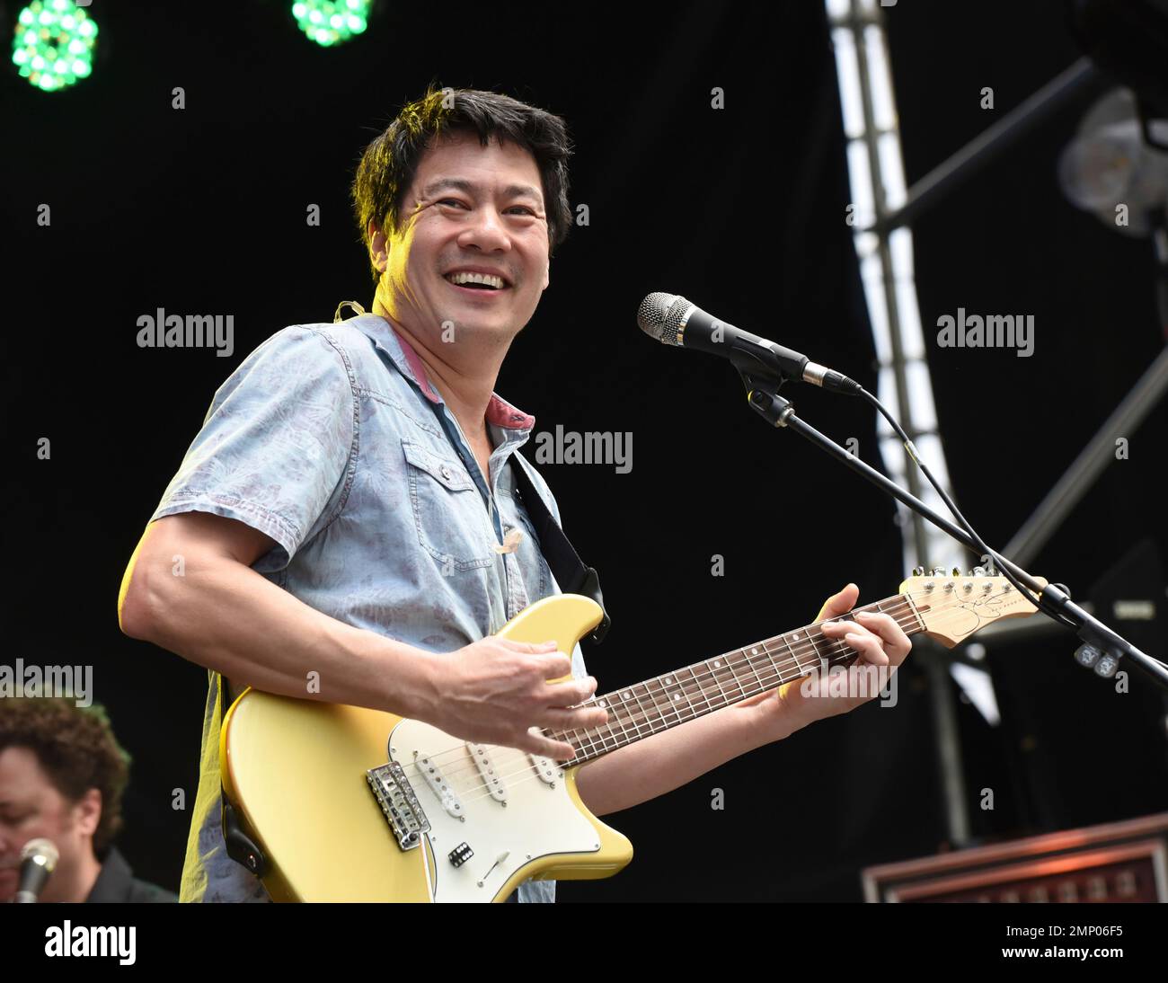 Todd Mohr of Big Head Todd and The Monsters open for the Goo Goo Dolls ...