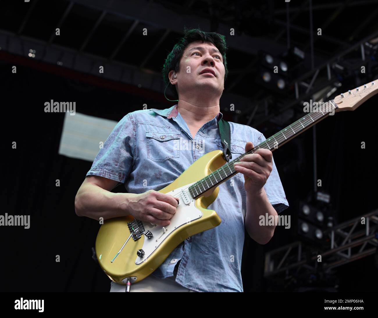 Todd Mohr of Big Head Todd and The Monsters open for the Goo Goo Dolls ...